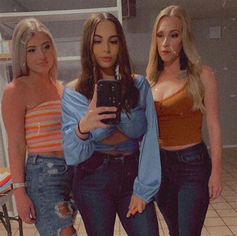 Bathroom Selfie Scrolller Bathroom Selfie Scrolller