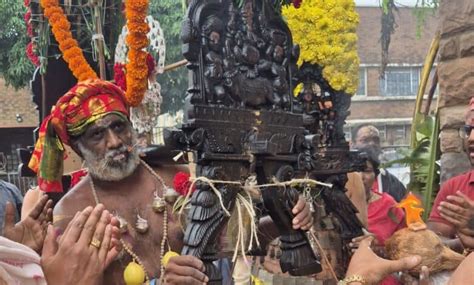 Hindu Devotees Celebrate Kavady Festival Southlands Sun