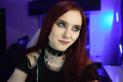 Nelle Skype Skyprivate Girl Profile Live Cam Show Skyprivate