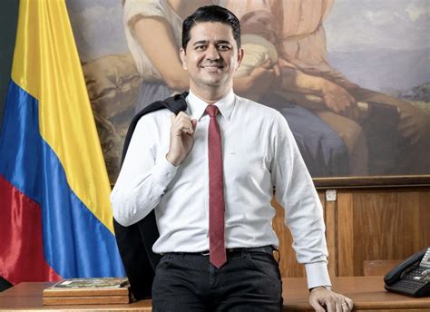 Rodolfo Correa Abogado Y Empresario De Profesión Político Por