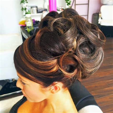 Épinglé Par Zsófia Pink Sur Beautiful Hair And Make Up 2 Chignon