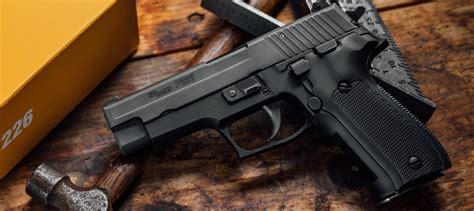 Ставший классикой Юбилейный Sig Sauer P226 Оружейный журнал «КАЛАШНИКОВ