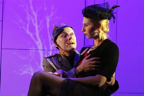 MUTTER COURAGE UND IHRE KINDER Wolfgang Borchert Theater Münster