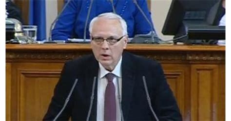 Помолили Велизар Енчев да гласува за Борисов подложили го на другарски съд