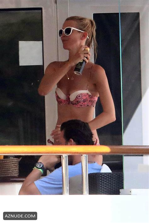 Claudia Schiffer Sexy On A Yacht With Husband Matthew Vaughn Aznude