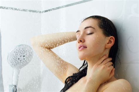 Dilarang Langsung Mandi Setelah Melakukan Aktivitas Ini Simak Halaman Cewekbanget