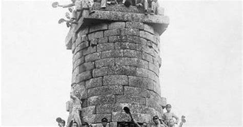 괴로운 첨성대 옛날에는 수십명 올라탔다던데