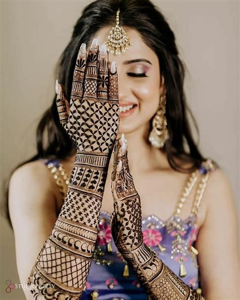 50 Newest Bridal Mehndi Designs For Hands And Legs To Flaunt On Your Big