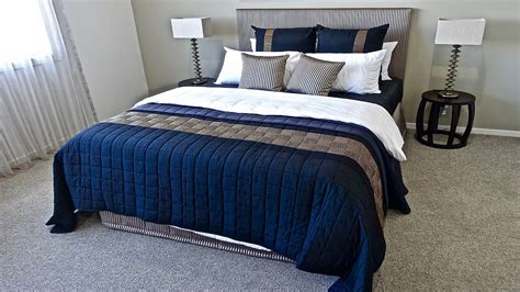 Как застилать кровать красиво Мягко стелим 10 способов заправить постель как в 5 звездочном отеле