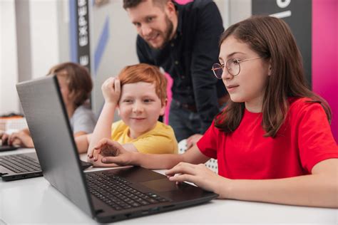 Choosing the Best Coding Class for My Child in 2025 - CodaKid