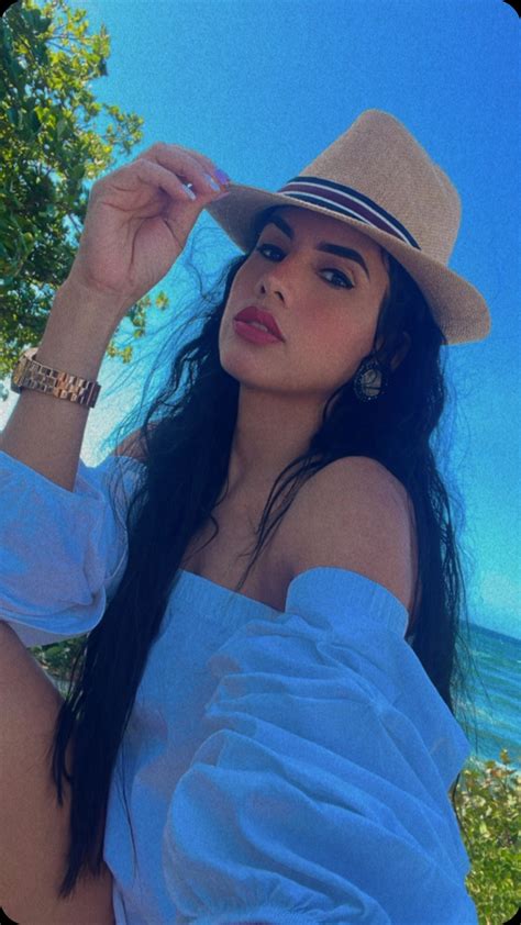 Licelotte Molina Licelotte Molina • Instagram Photos And Videos