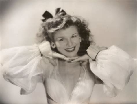 35 Beautiful Photos Of American Singer Eileen Barton In The 1940s Vintage News Daily