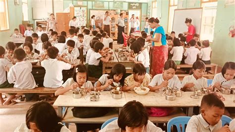 အ မ က အောက်ကင်းအရှေ့ရှိ ကျောင်းသား သူများအား တတိယ အကြိမ်၊ အာဟာရများ ထပ်ဆောင်းကျွေးမွေးခြင်း