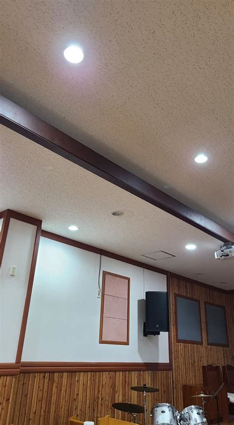 연곡성결교회 나간김에 Led로 교체 아직도 남은 것들이 많네요 나갈 때 마다 새로운 은혜를
