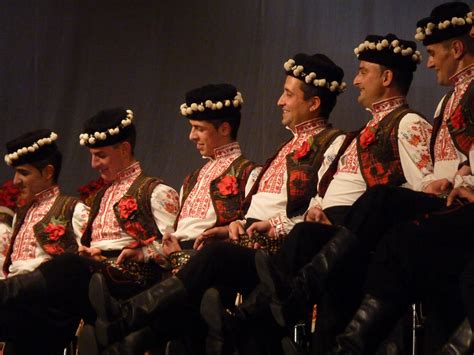 Фолклорен ансамбъл „Тракия”