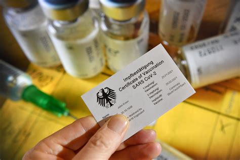 Restaurants Nur Für Geimpfte Bund Prüft Einführung Digitaler Impfpass
