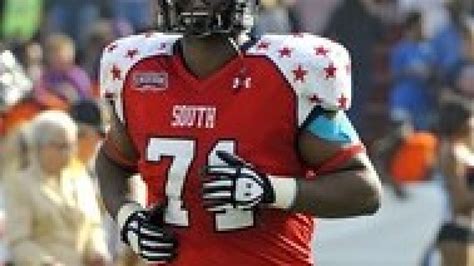 Terron Armstead A 306 Pound Tackle Runs A Jaw Dropping 40 Nbc Sports