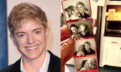 Mae Martin Y La Estrella De Queer Survivor Parvati Shallow Son Pareja