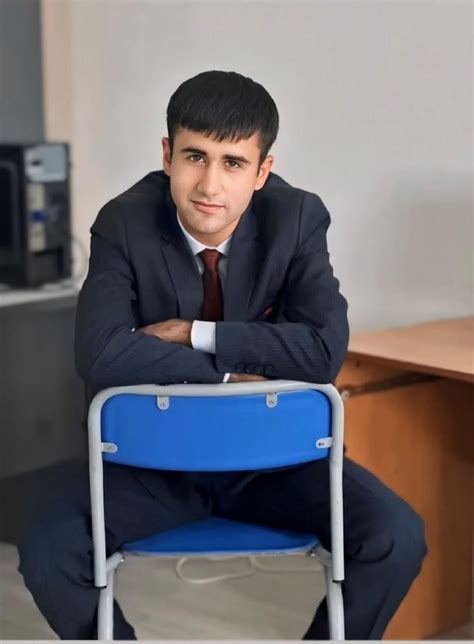 Знакомства с девушками Знакомства с молодыми красивыми русскими девушками и женщинами моложе