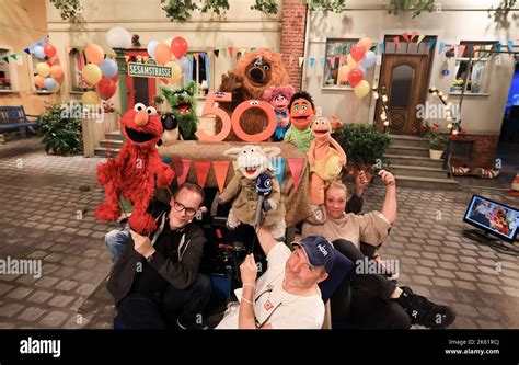 Hamburg Germany 06th Apr 2022 Numerous Sesame Street Characters And