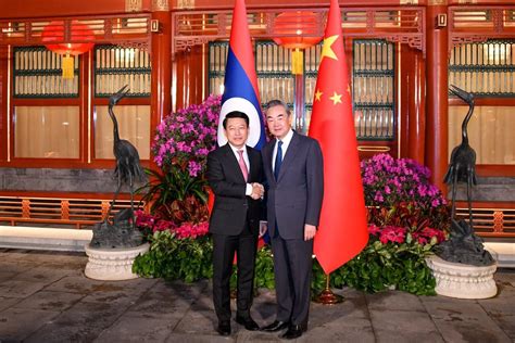 ຮອງນາຍົກລາວໄປຈີນ ພາຍຫຼັງ ປະທານປະເທດວຽດນາມ ຢ້ຽມຢາມລາວ ບໍ່ເຖິງອາທິດ — ຂ່າວລາວ ວິທຍຸເອເຊັຽເສຣີ ພາສາລາວ