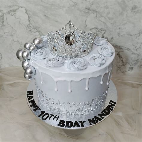 Celebrate In Style With A Silver Birthday Cake Yummy Cake
