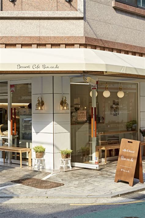 No1975 반코디de 화이트우드톤 5평 구움과자 전문점 인테리어 Storefront Design