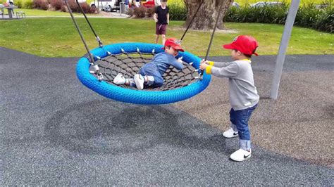 공원에서 놀기2 Youtube