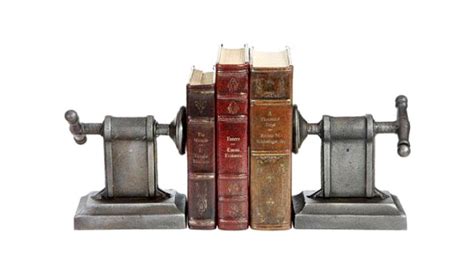 5 оригинальных подпорок для книг
