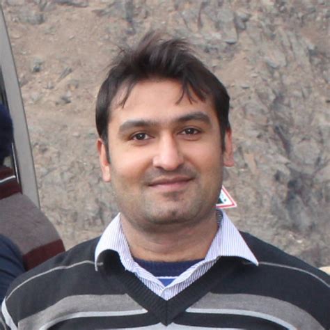 haroon raza senior graphic web designer marketer social media