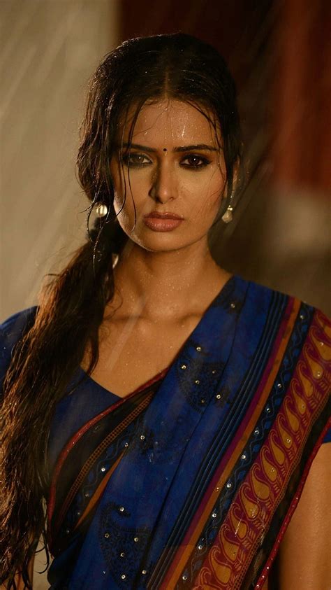 Meenakshi Dixit Hot Images