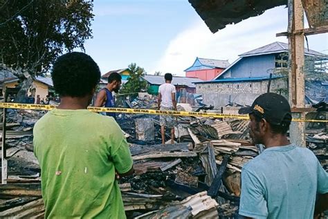 Foto Kebakaran Di Pasar Wosi Manokwari Berawal Dari Kios Penjual BBM Eceran