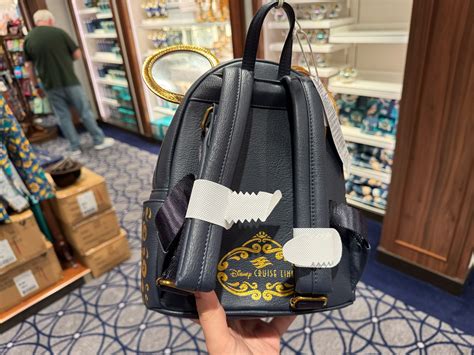 New Captain Hook And Peter Pan Disney Treasure Merchandise Now Available Disney By Mark