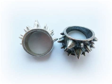 Pin By ㅤ On ㅤㅤㅤㅤㅤㅤ Spiked Jewelry Funky Jewelry Spike Ring
