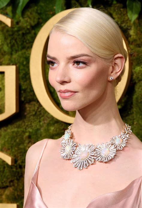 Anya Taylor Joy Nd Golden Globe Awards Satiny Org