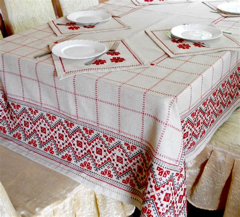 Лляна вишита скатертина з серветками «Святкова