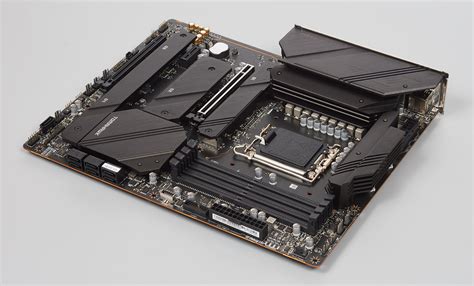 Обзор и тестирование материнской платы MSI MAG Z790 Tomahawk WIFI DDR4