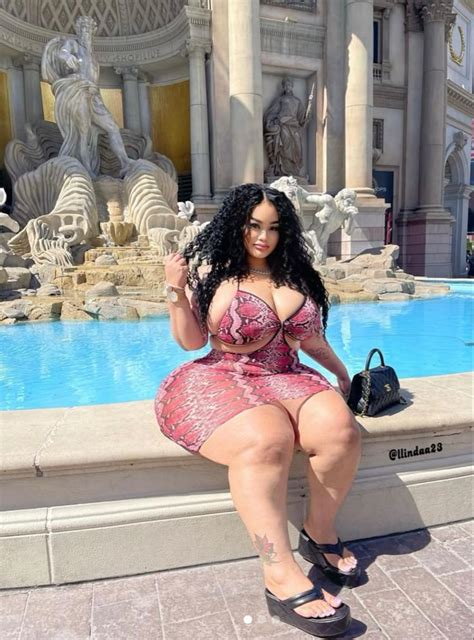 lindaa23 | Curvy woman, Beautiful curvy women, Women