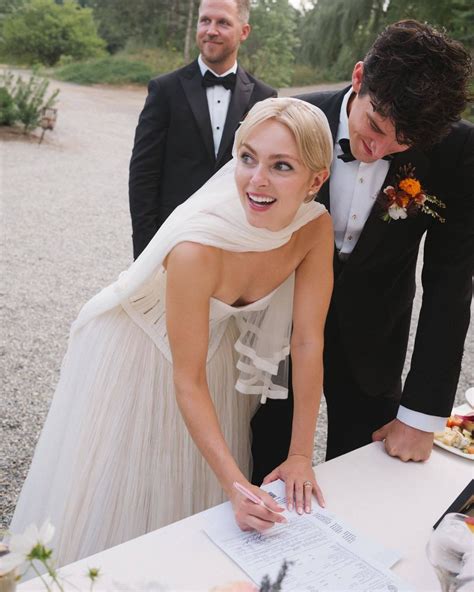 Annasophia Robb Photo Shoot For Vogue Weddings October 2022 • Celebmafia