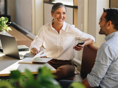 Има 11 знака че някой ви харесва