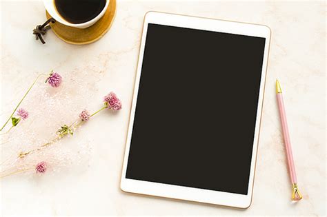 대리석 배경에 커피와 태블릿 목업 유토이미지 상세페이지 베이직샵 사진 21817413