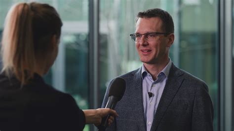 Swisscom Ceo Christoph Aeschlimann Zum Jahresergebnis Blick