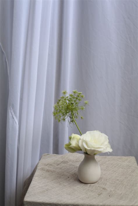 Hire Vase White Ceramic Raindrop Bud For Your Wedding Jmfs