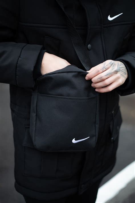 Купить Барсетка чёрная Nike цена 265 ₴ — Prom Ua Id 1867929832