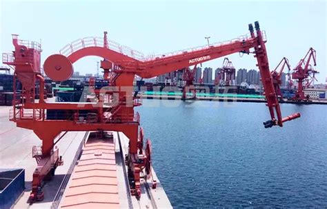 Continuous Bulk Ship Loader Rail Mounted Ship Loader All Wheel Travel