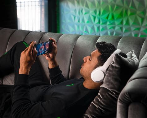 Razer Kishi V2 Usb C Mobile Gaming Controller Console Level Control Tightly Fit Telescopic