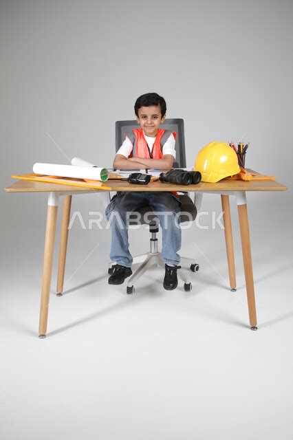 إيماءات السعادة بتجريب المهن المستقبلية منذ الصغر، تجسيد تجربة عمل الأطفال في المجال الهندسي