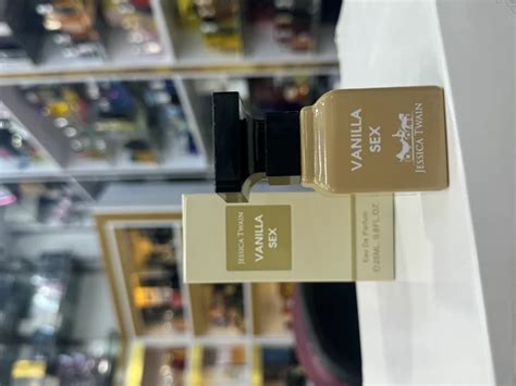 جسیکا توین مدل وانیلا سکس Vanilla Sex رایحه تام فورد وانیلا سکس25 میل