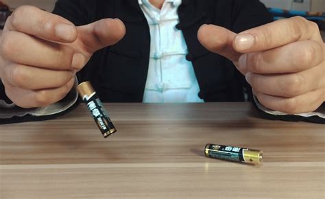 玩魔术一般，不需任何设备就能知道电池电量，这一招很魔性 知乎