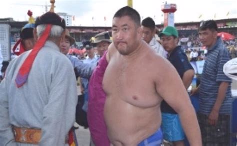 Х Мөнхбаатар зодог тайлах тухай мэдээллээ хойшлуулсан ч Р Нямдоржийн булхайг зарлана